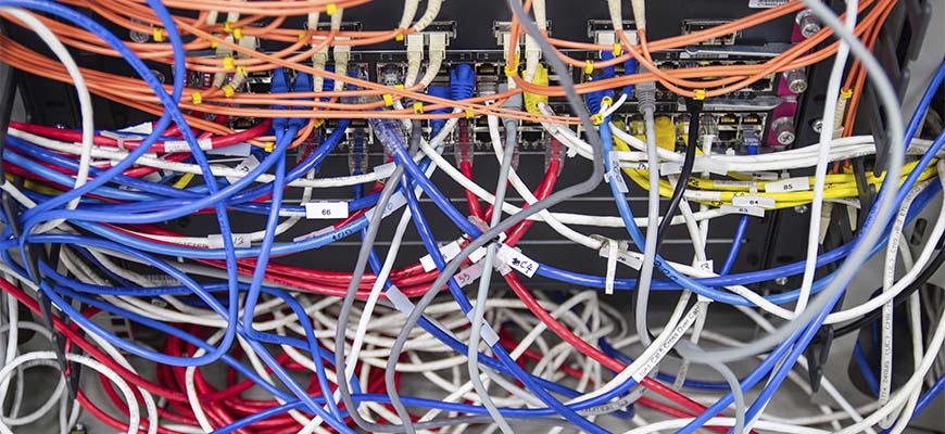 Como organizar e esconder fios e cabos? – Valemam